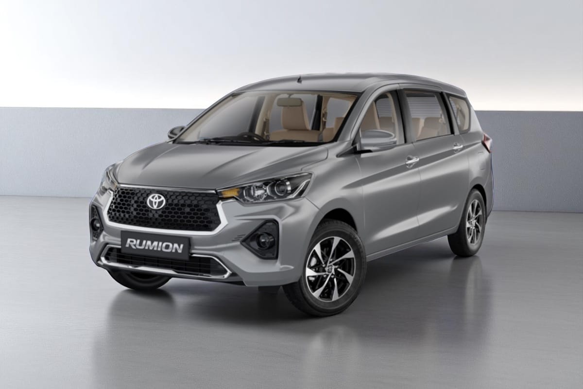 Toyota Rumion Enticing Silver – Check Enticing Silver Price & Images ...